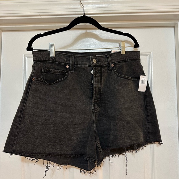 Old Navy | Shorts | Old Navy Skyhi Aline Cutoff Black Shorts Size 4 Nwt ...
